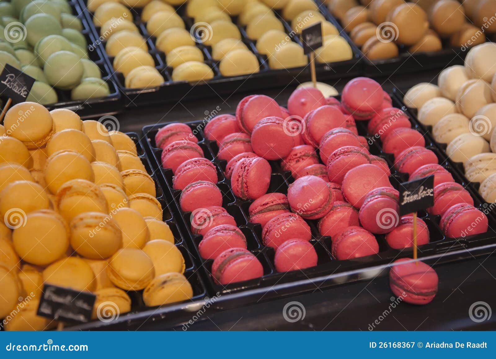 Typisch Frans dessert stock afbeelding. Image of heerlijk - 26168367