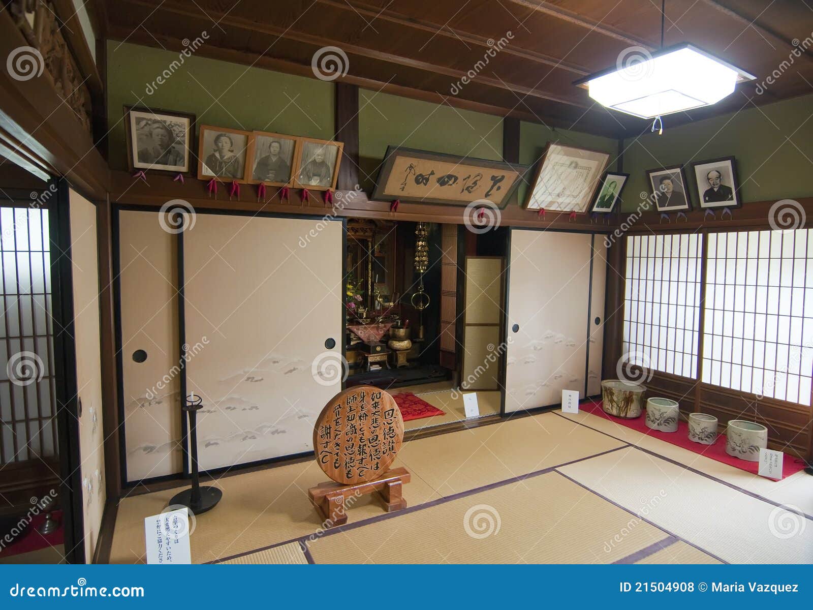 Typisch Japans huis redactionele stock foto. Image of vriendschappelijk ...