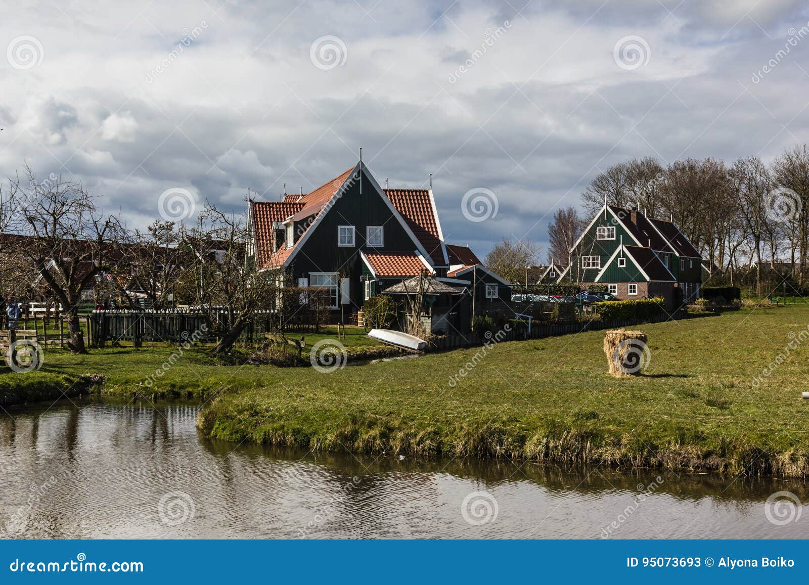Typisch Nederlands Dorp Marken, Nederland Stock Afbeelding - Image of ...