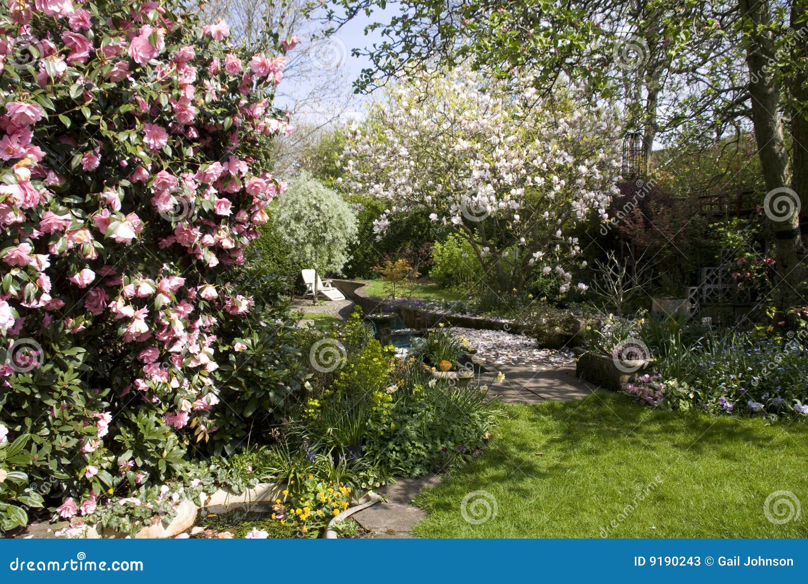 Typische Engelse Tuin stock afbeelding. Image of engels - 9190243