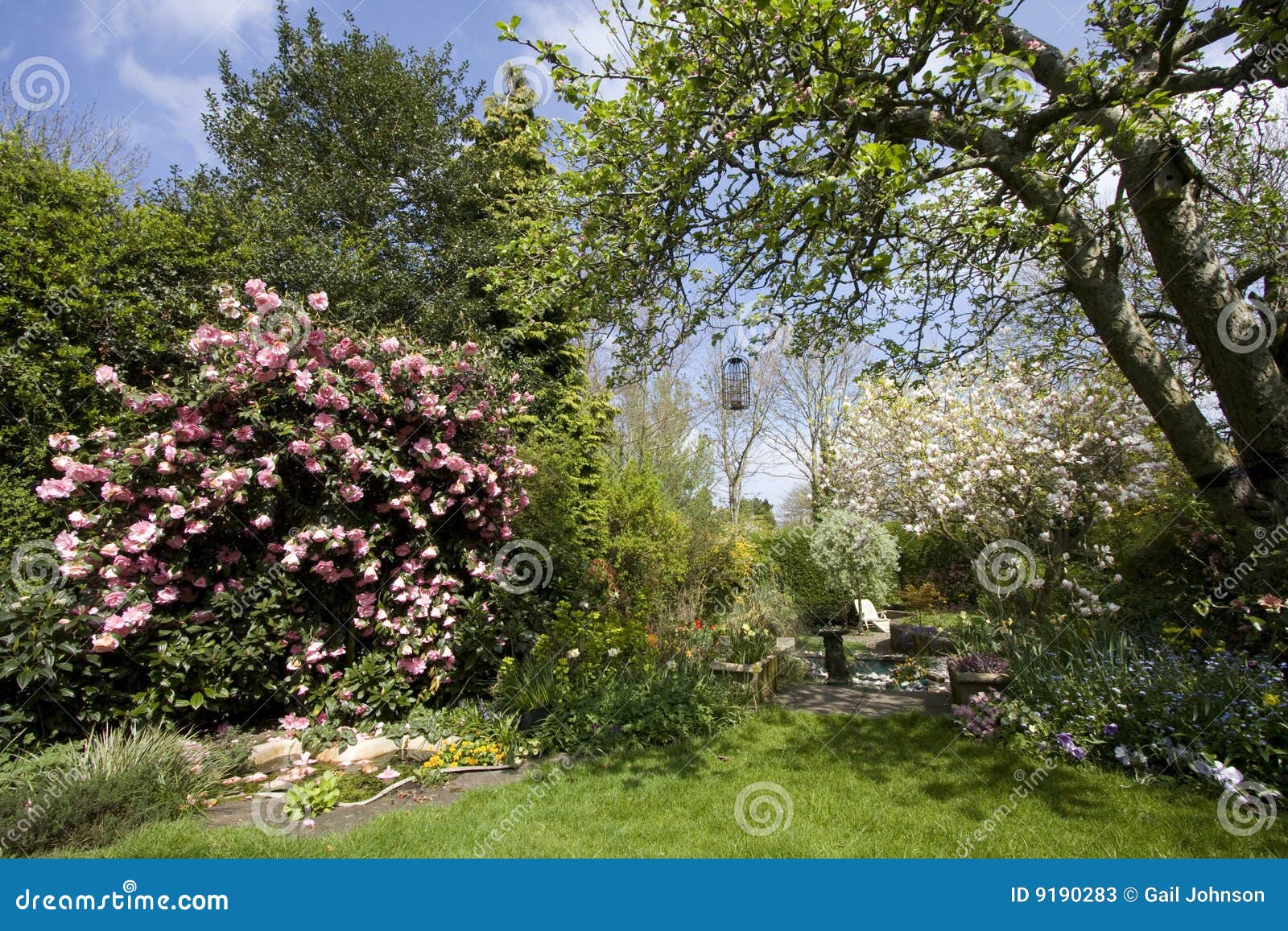 Typische Engelse Tuin stock afbeelding. Image of tuin - 9190283