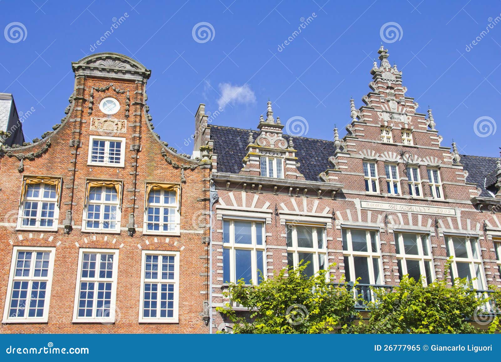 Typische Nederlandse Huizen in Haarlem Stock Afbeelding - Image of ...