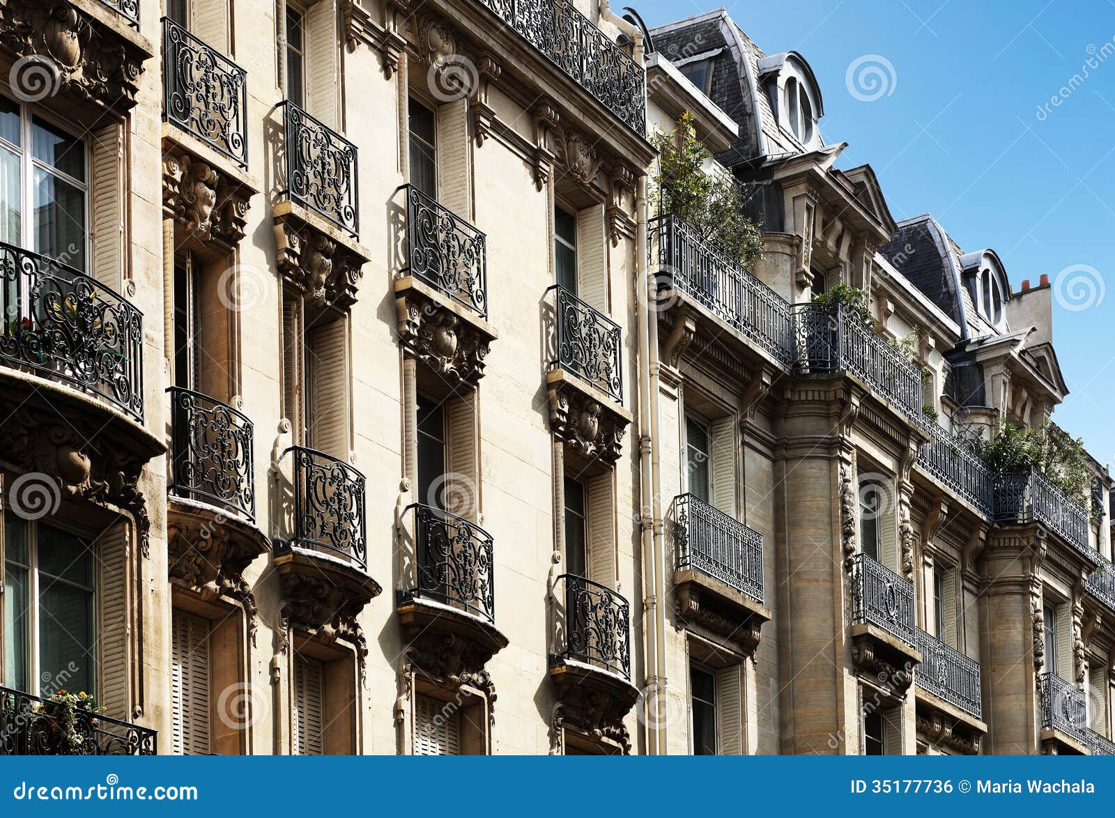 Typische Pariser Architektur Stockfoto - Bild von szenisch, französisch ...