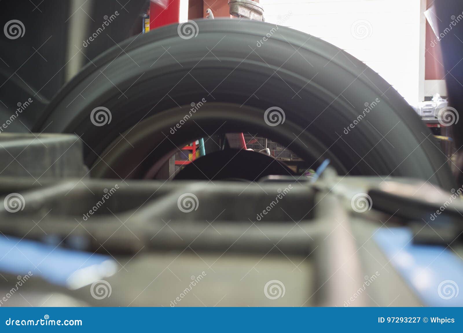 Tyre Spinning at Mechanic Balancing Wheel Stock Image - Image of rubber ...
