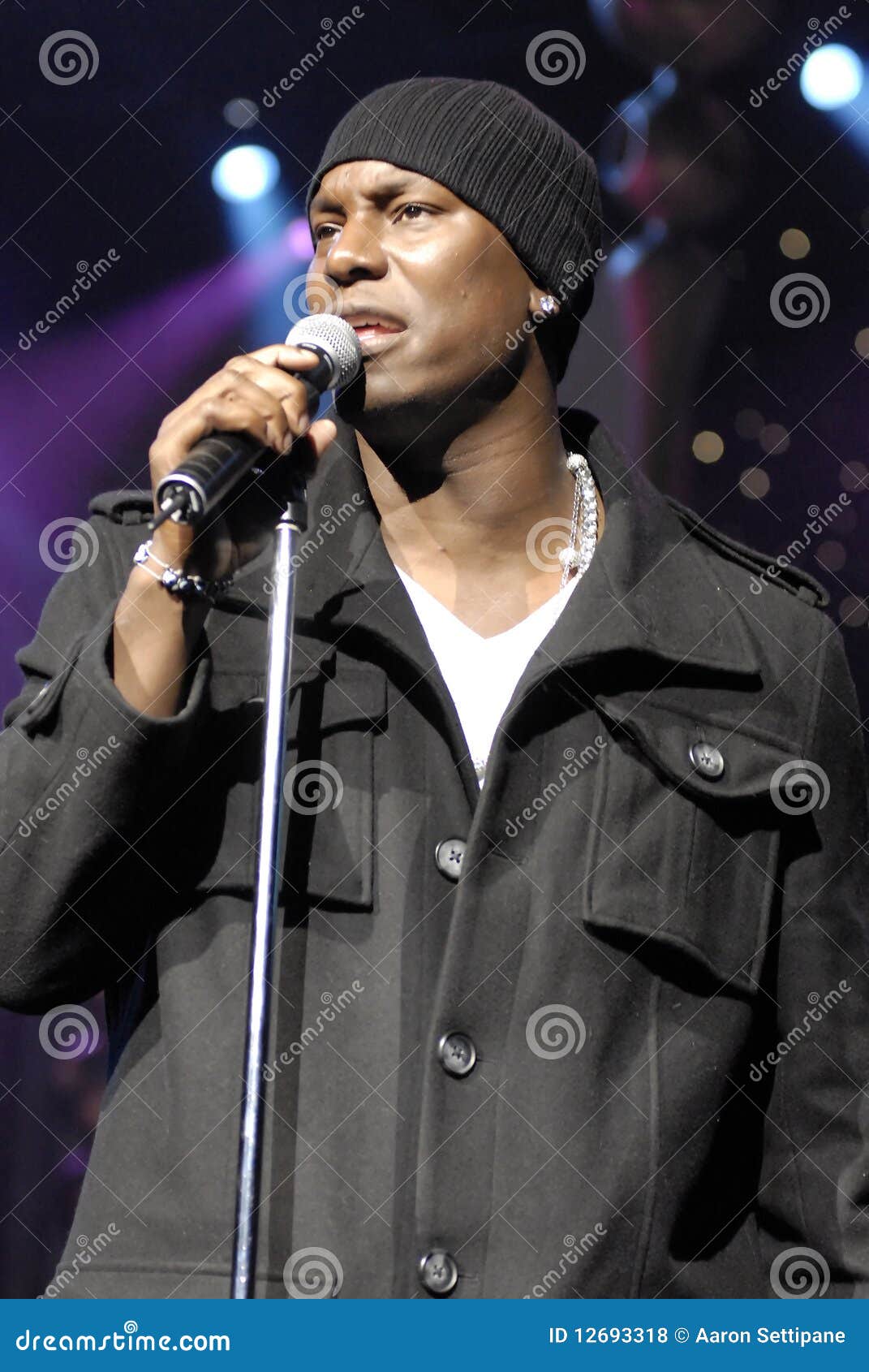 Tyrese performing live. editorial stock photo. Image of african - 12693318