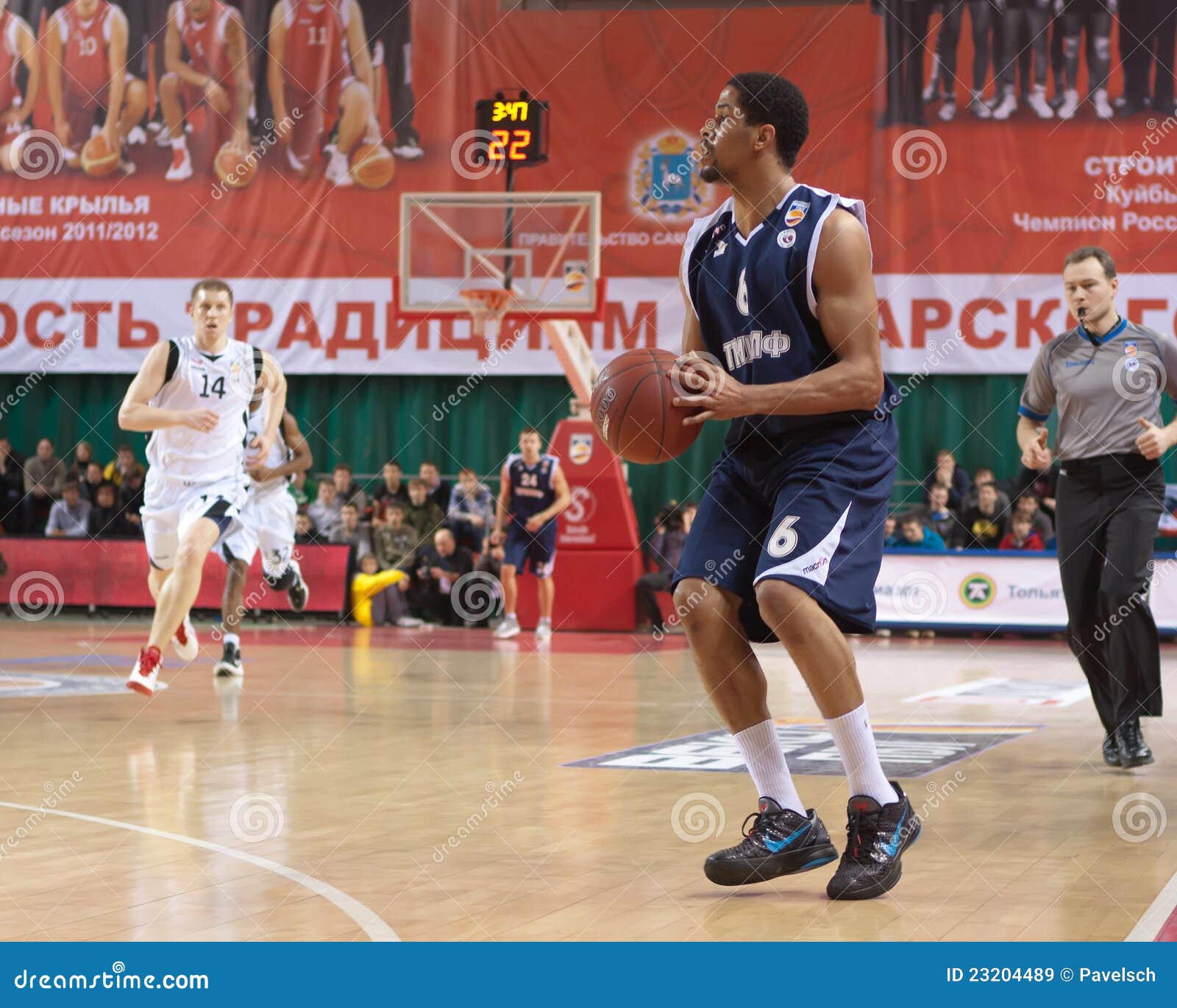 Tywain Mc Kee editorial stock image. Image of dribbling - 23204489