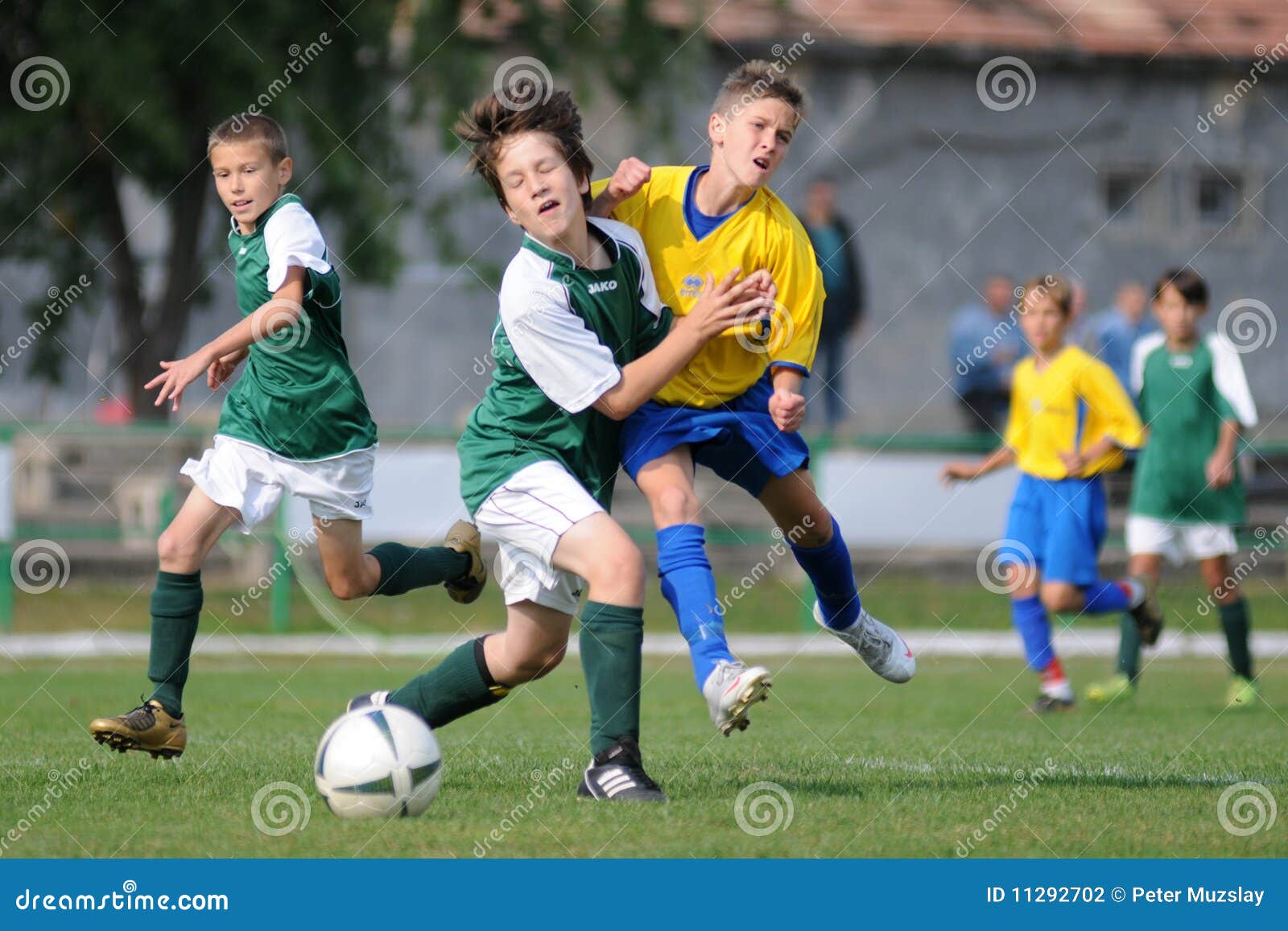 U13 soccer game editorial photography. Image of child - 11292702
