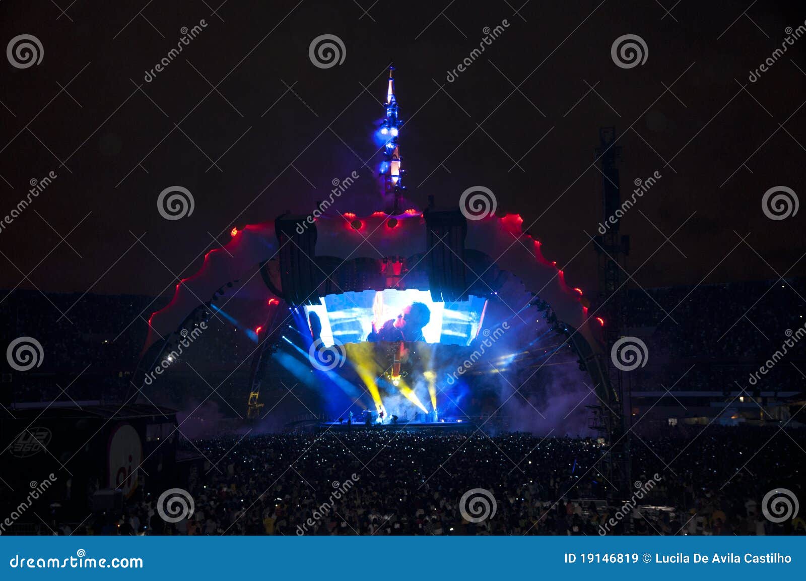 U2 360 Show in Brazil editorial stock image. Image of song - 19146819