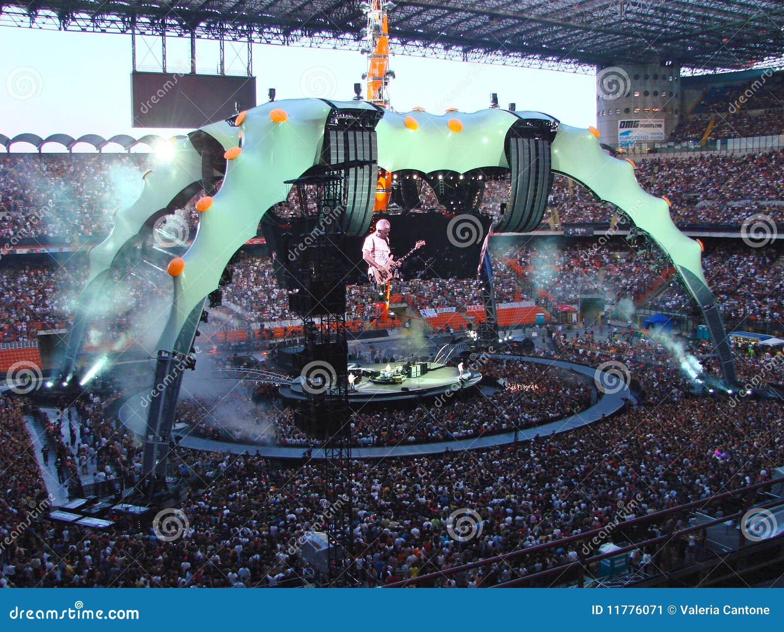 U2 concert in Milan editorial photo. Image of musical - 11776071