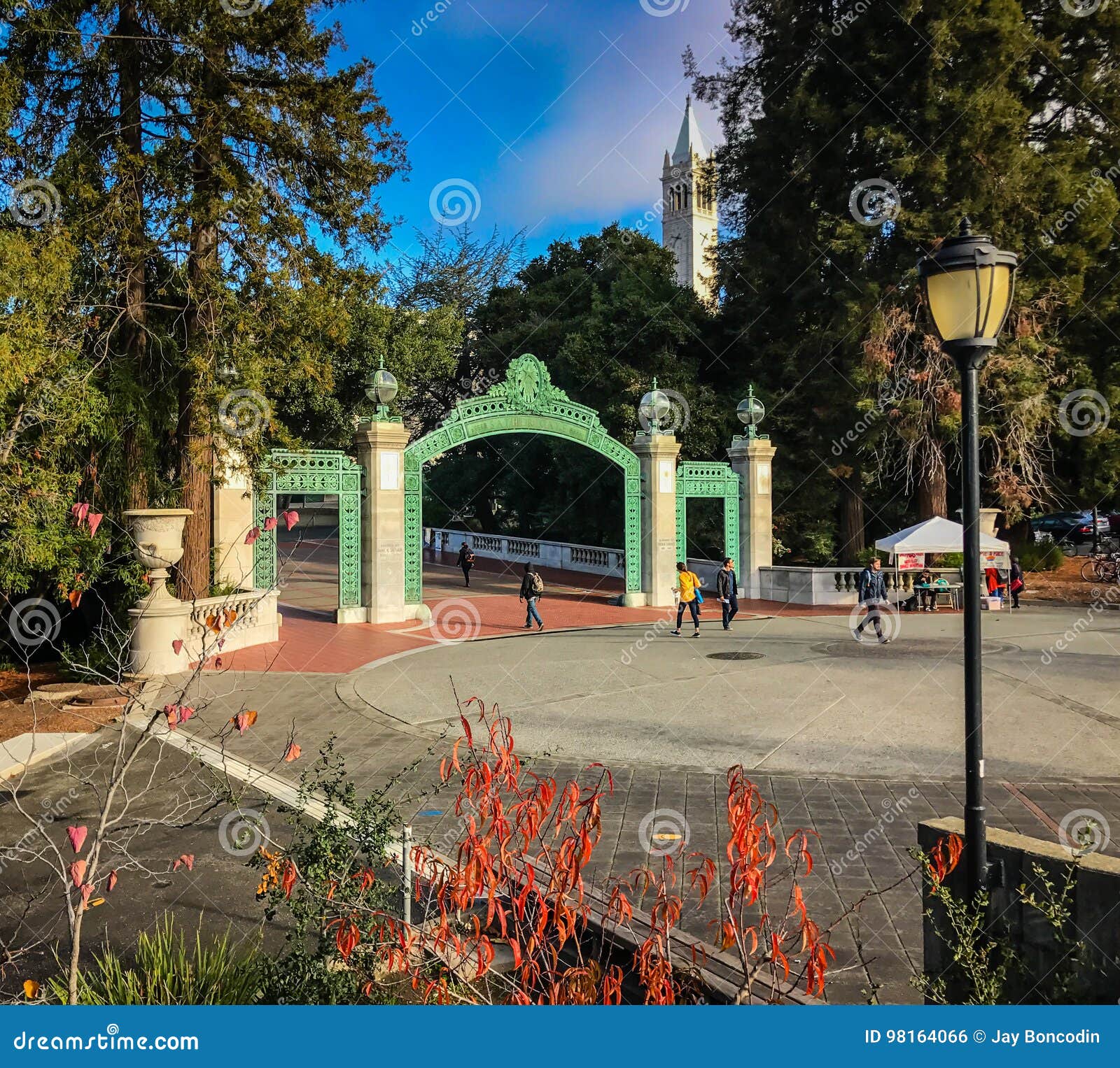 UC Berkeley editorial photo. Image of dusted, college - 98164066