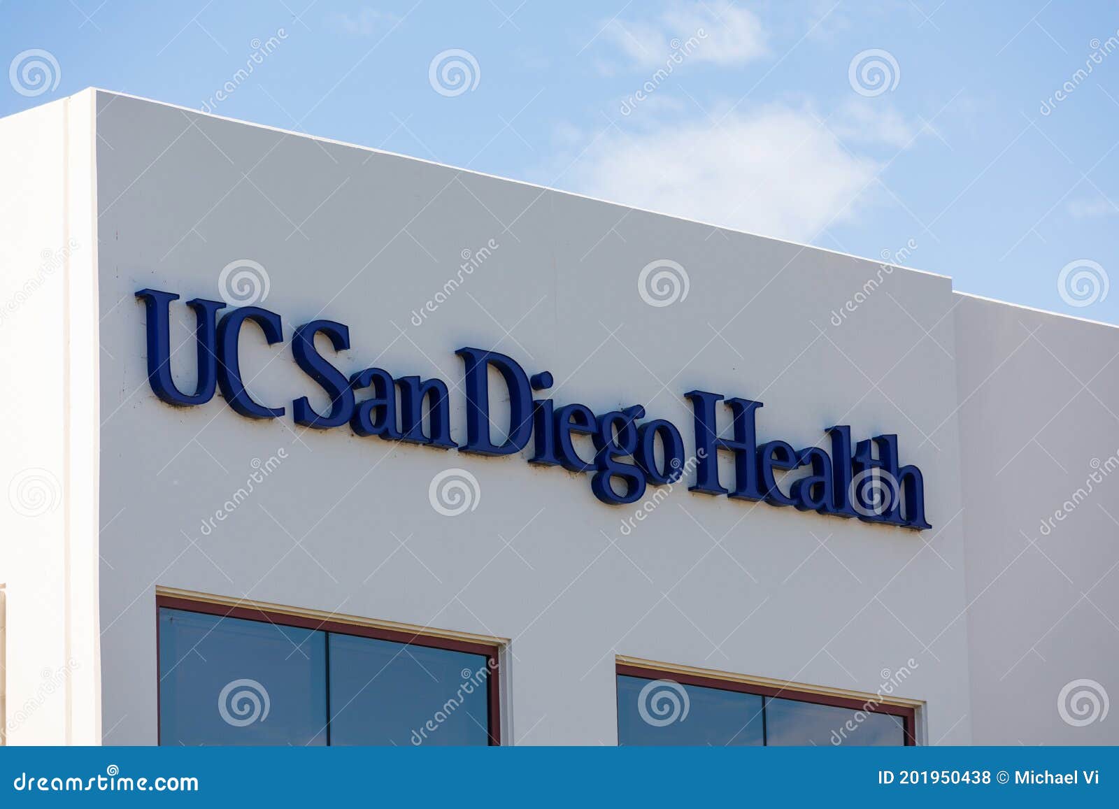 Uc San Diego Health Sign On Hospital Building Facade Uc San Diego