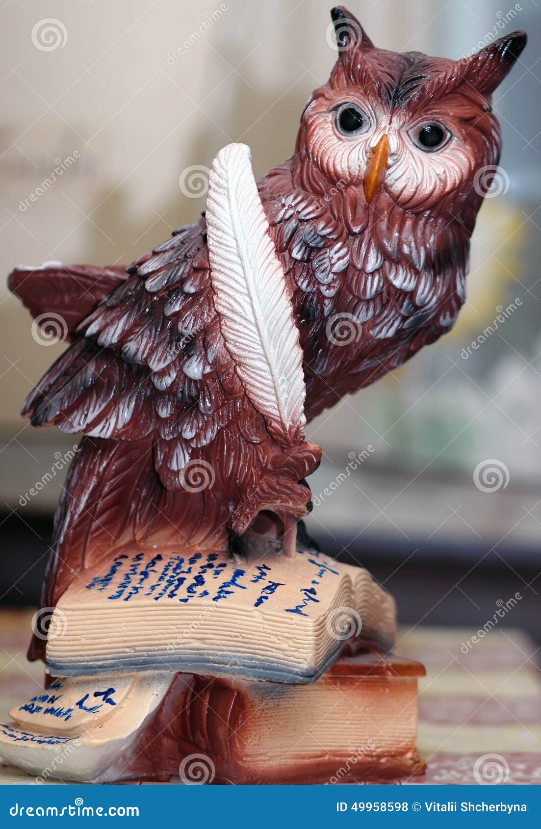 Uil - Symbool Van Kennis En Wetenschap Stock Foto - Image of boek ...