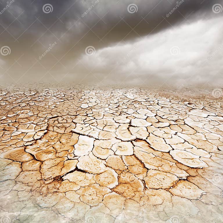 Uitgedroogde aarde stock afbeelding. Image of beige, helling - 23367905