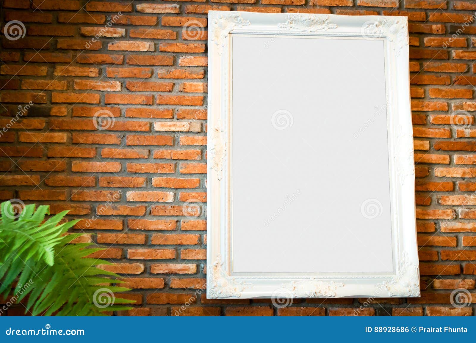 Uitstekende Witte Kaders Op Bakstenen Muur Stock Foto - Image of ...