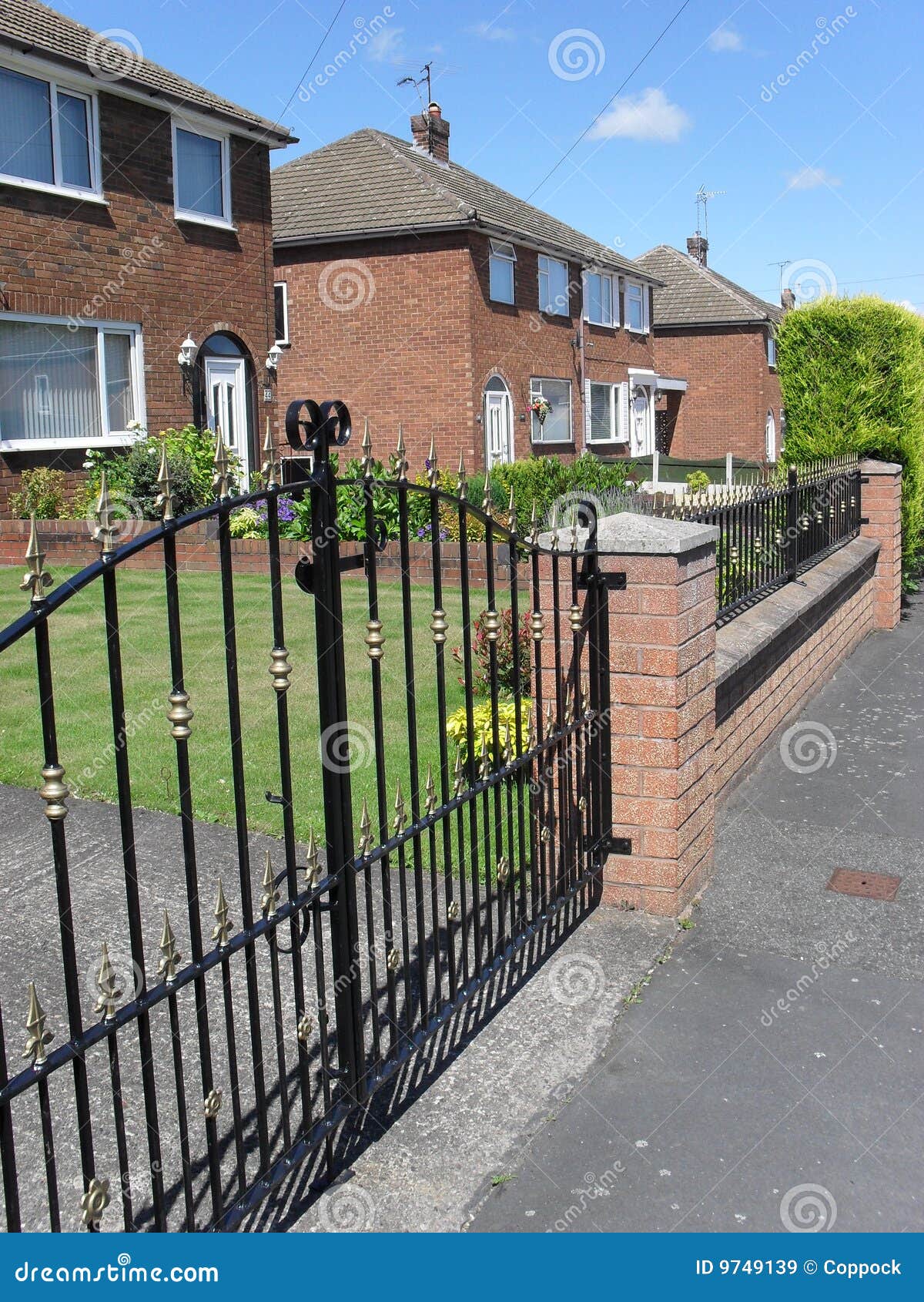 Uk house gate stock image. Image of home, pavement, entrance - 9749139