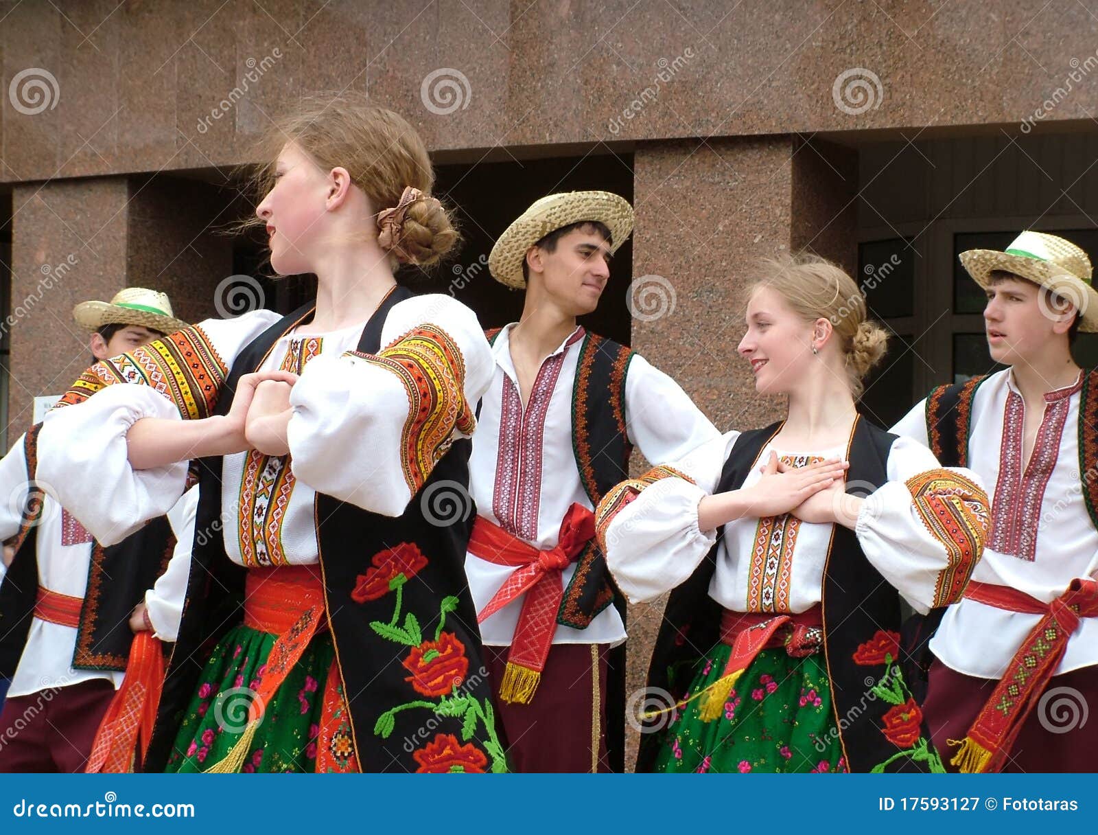 The Ukrainian dance editorial photography. Image of national - 17593127