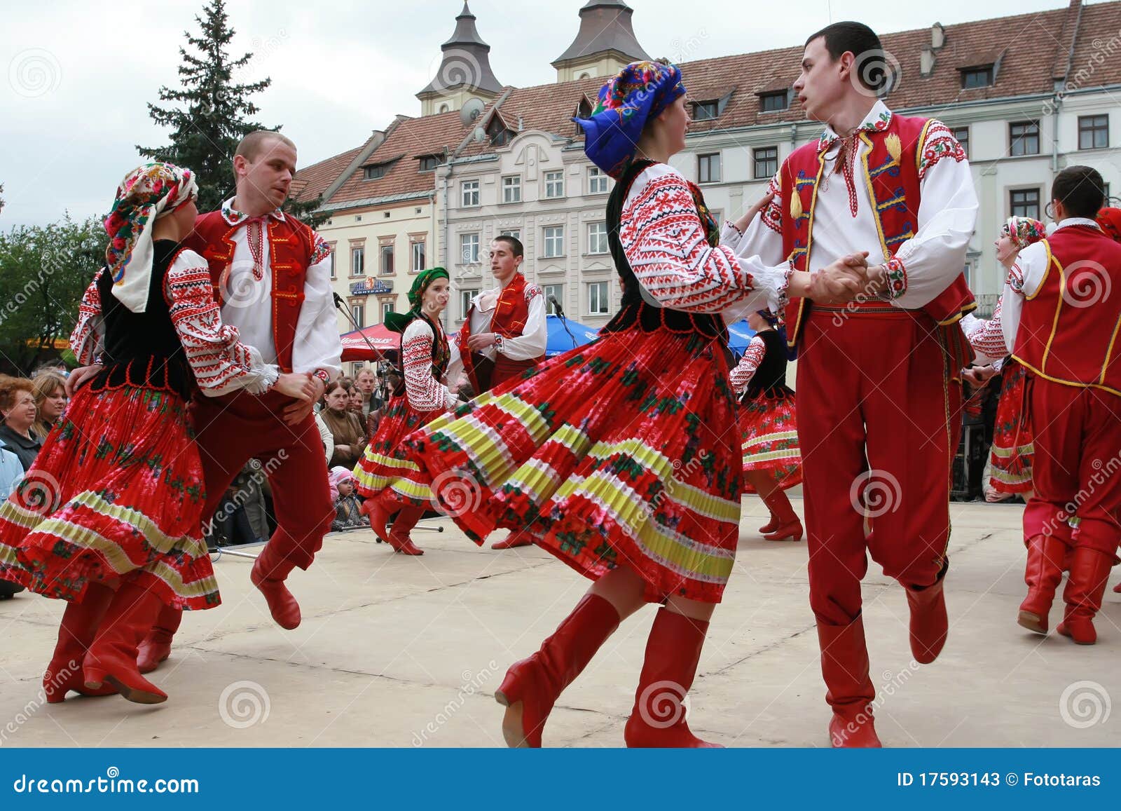 The Ukrainian dance editorial stock photo. Image of culture - 17593143