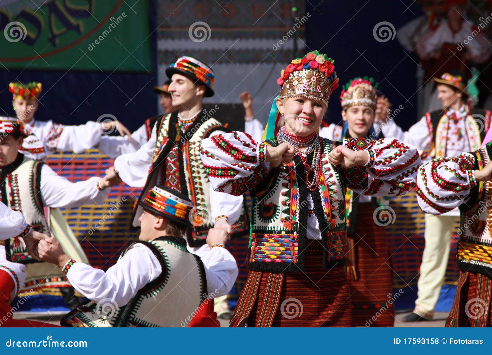 The Ukrainian dance editorial stock photo. Image of europe - 17593158