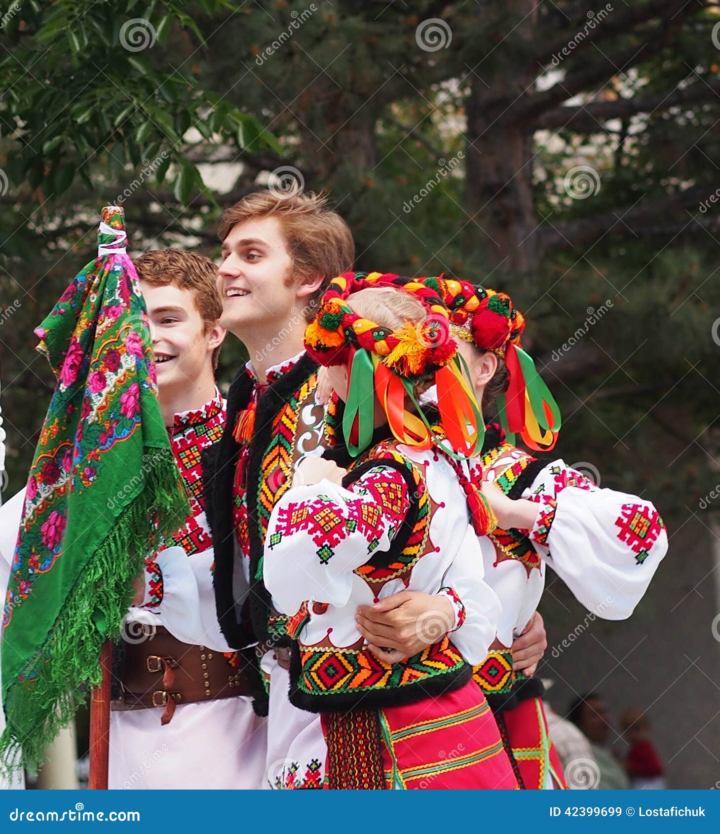 Ukrainian Dancers editorial stock image. Image of celebrate - 42399699