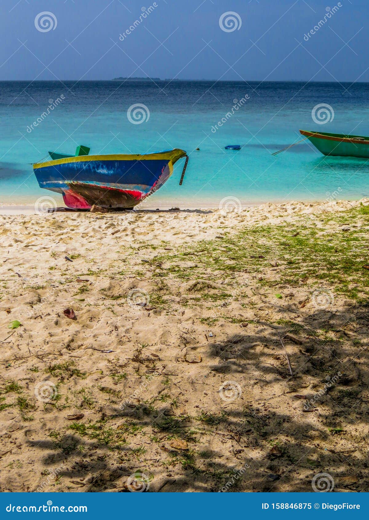 Ukulhas, Maldives stock image. Image of amazing, desktop - 158846875