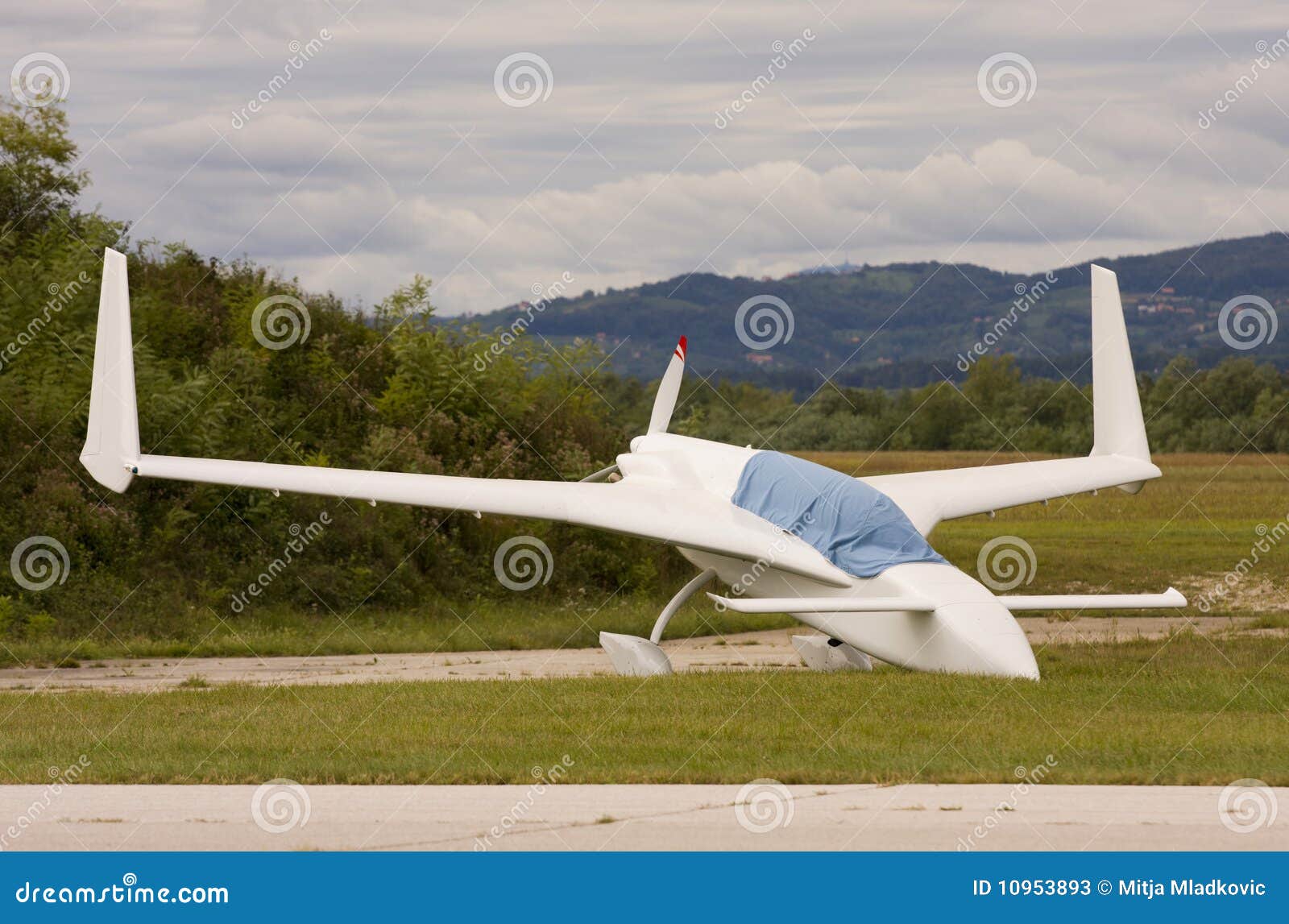 Ultra Light, Cessna Plane Drag On Glider With Prolonge Rope On Blue Sky ...