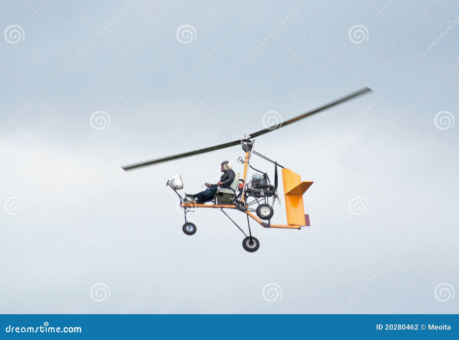 An ultralight autogyro editorial photography. Image of altitude - 20280462