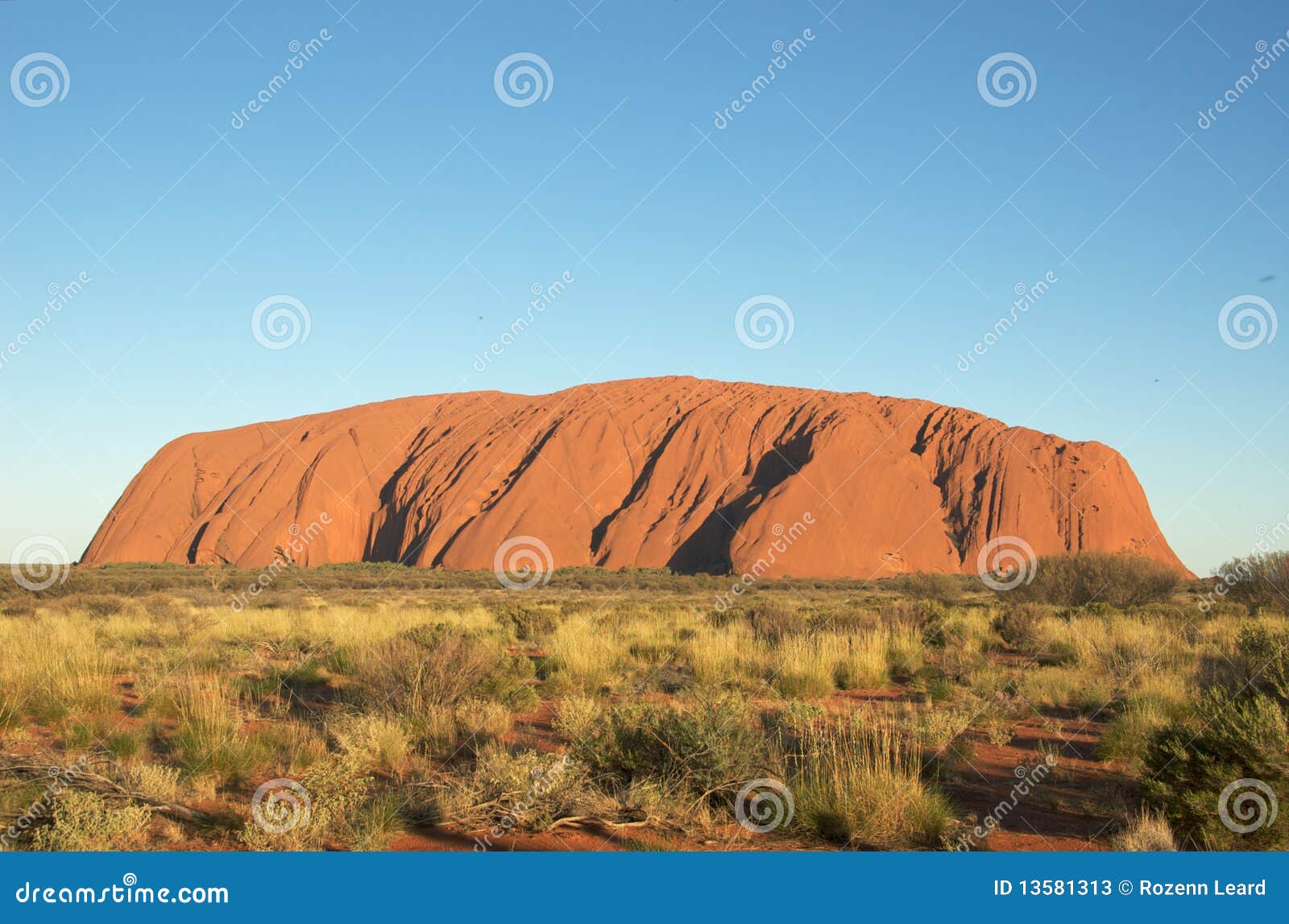 Uluru editorial stock photo. Image of uluru, awesome - 13581313