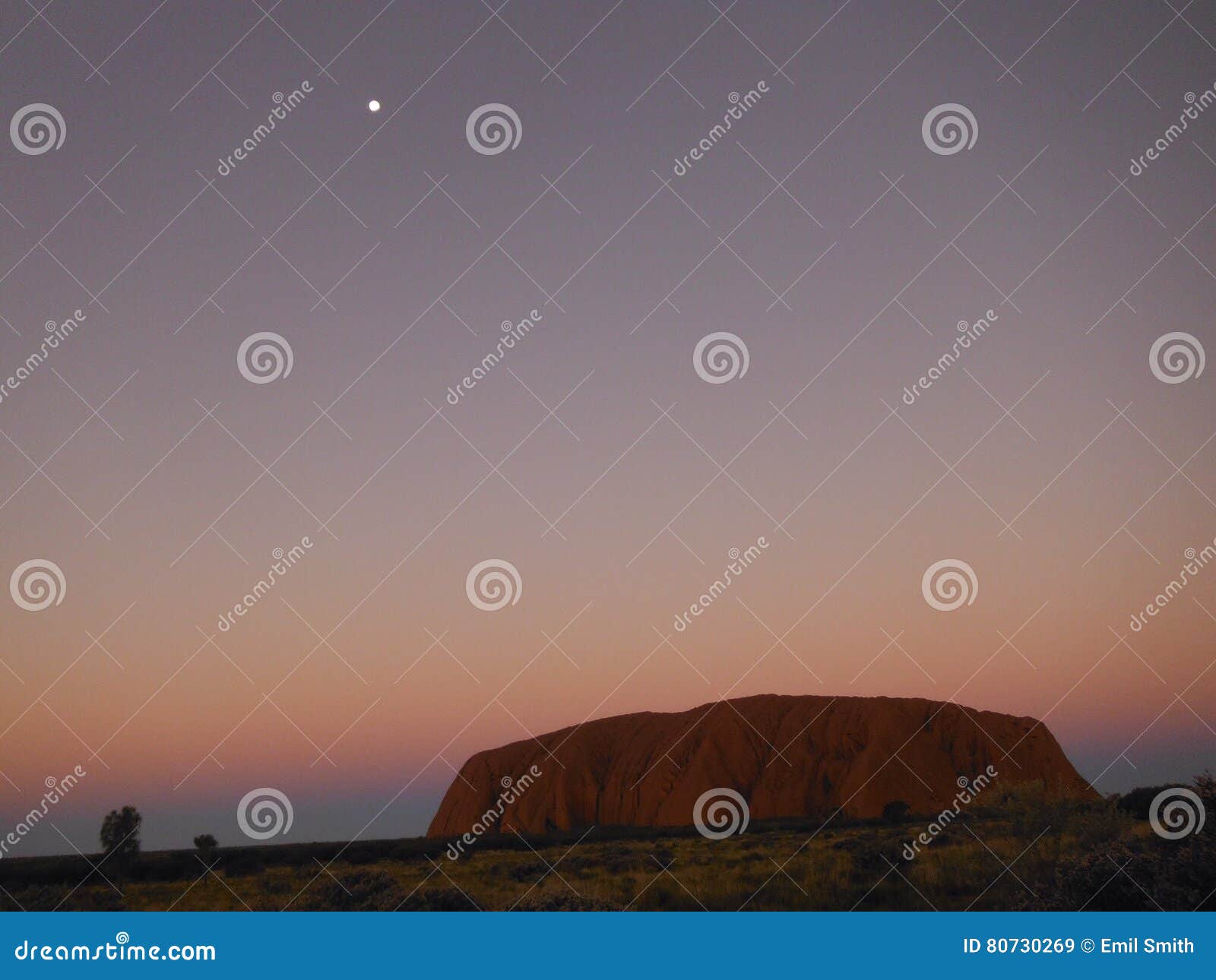 Uluru at Night with Star in Top Corner. Editorial Stock Image - Image ...