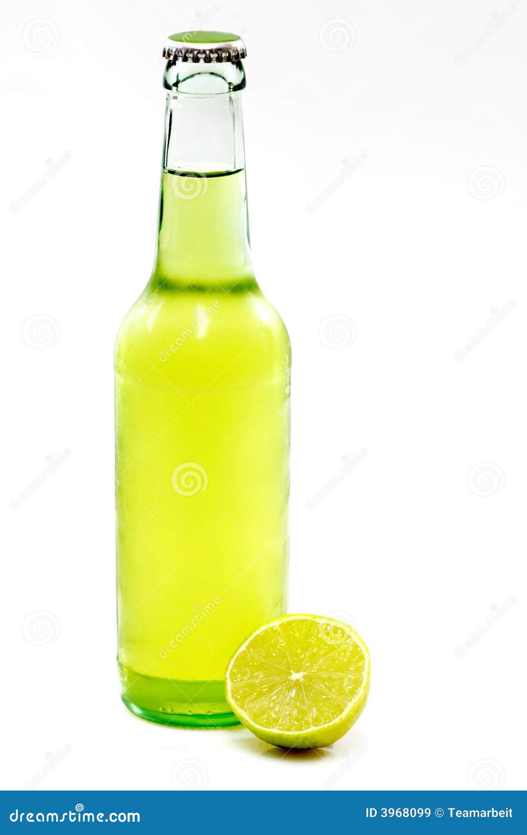 Um Frasco Da Cerveja Com Um Cal Imagem de Stock - Imagem de frio ...