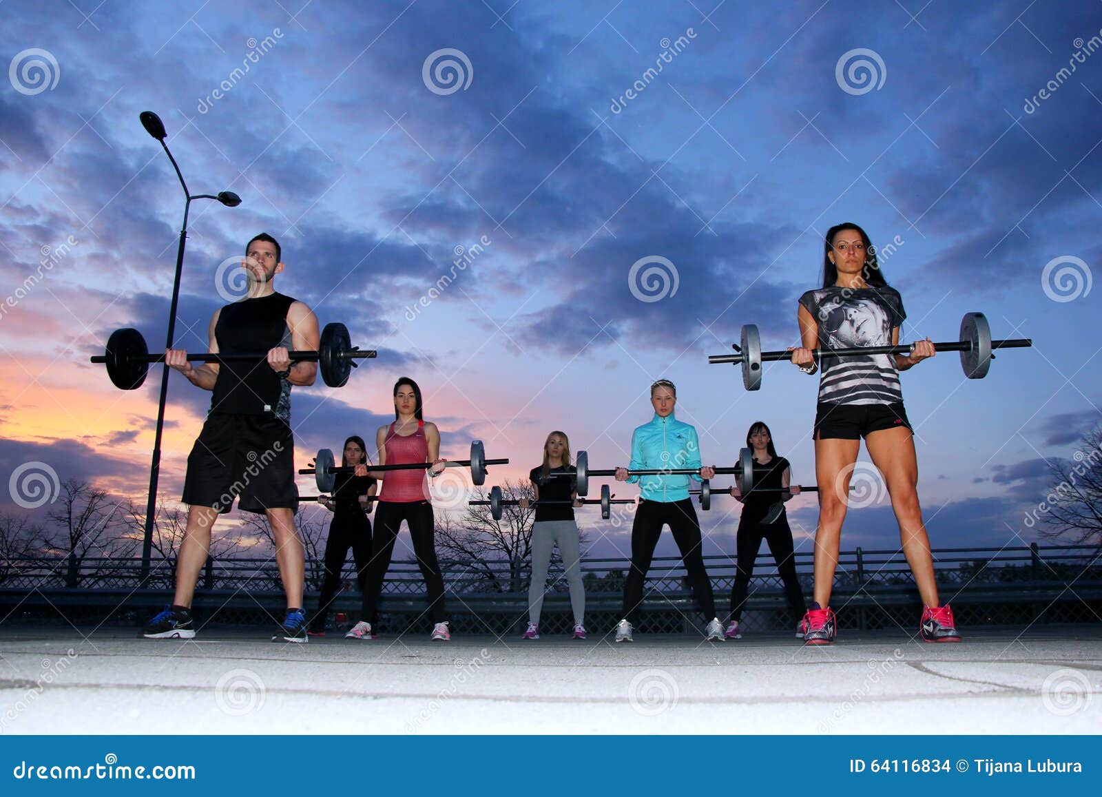 Um Grupo De Jovens Treinados Imagem de Stock Editorial - Imagem de ...