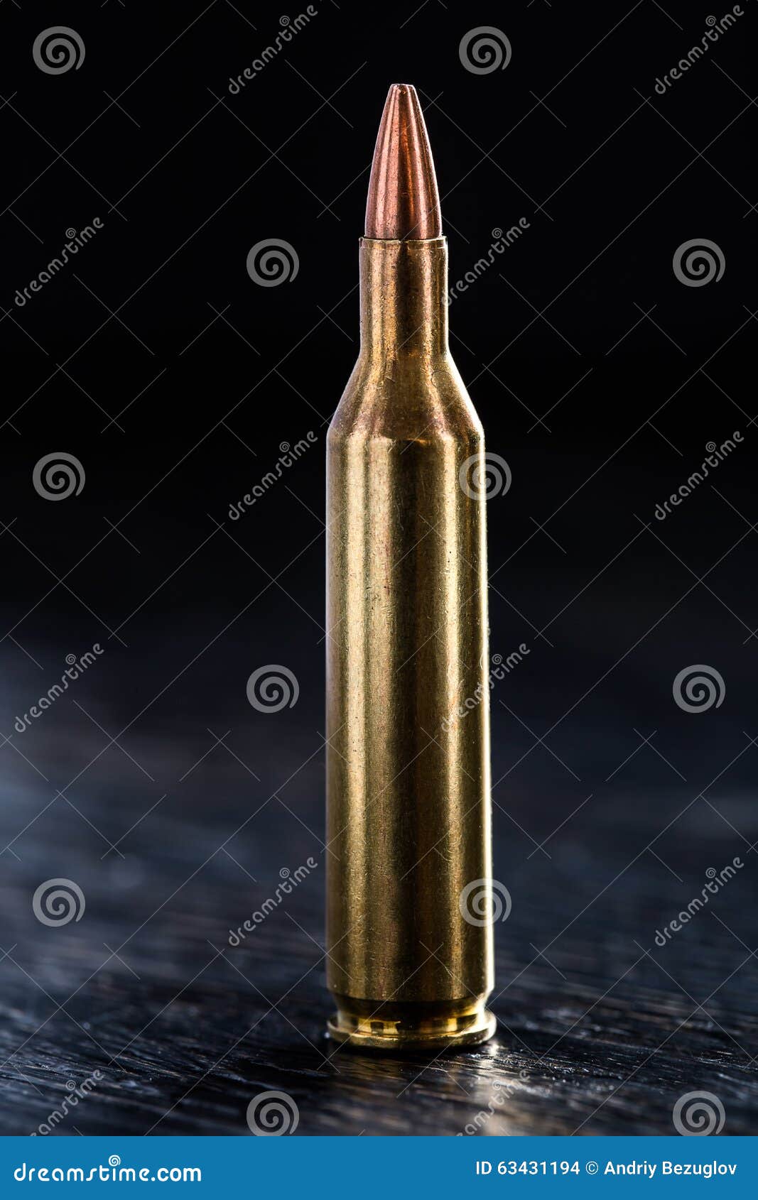 Uma Bala Para Um Kalashnikov Foto de Stock - Imagem de cartucho ...