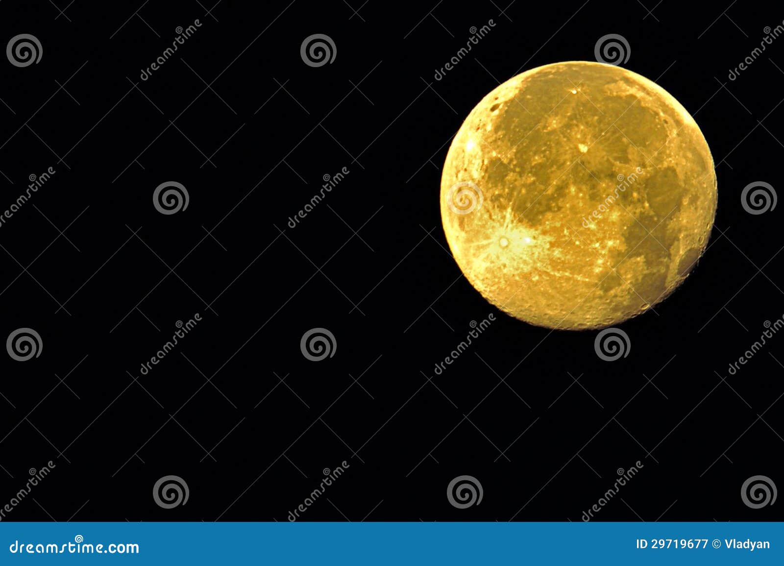 Lua amarela imagem de stock. Imagem de satélite, céu - 29719677