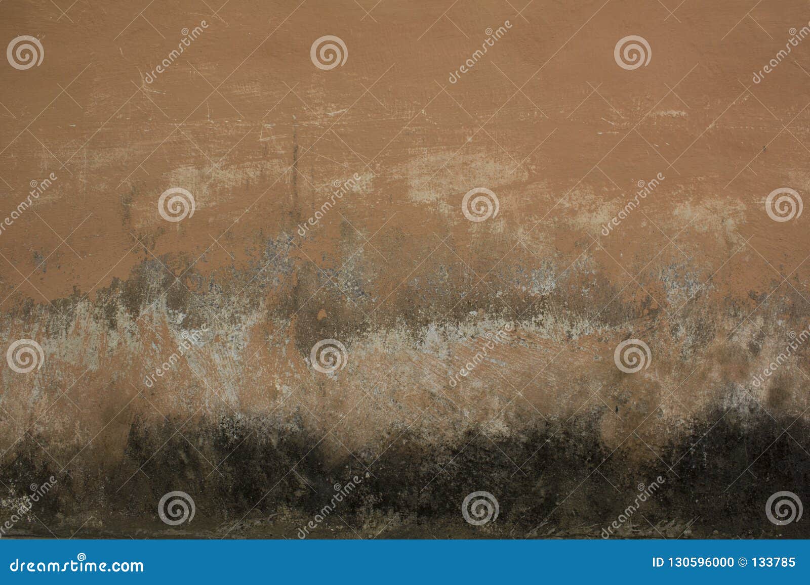 Uma Parede Bege Cor-de-rosa Velha Com Pontos Pretos E Riscos Foto de ...