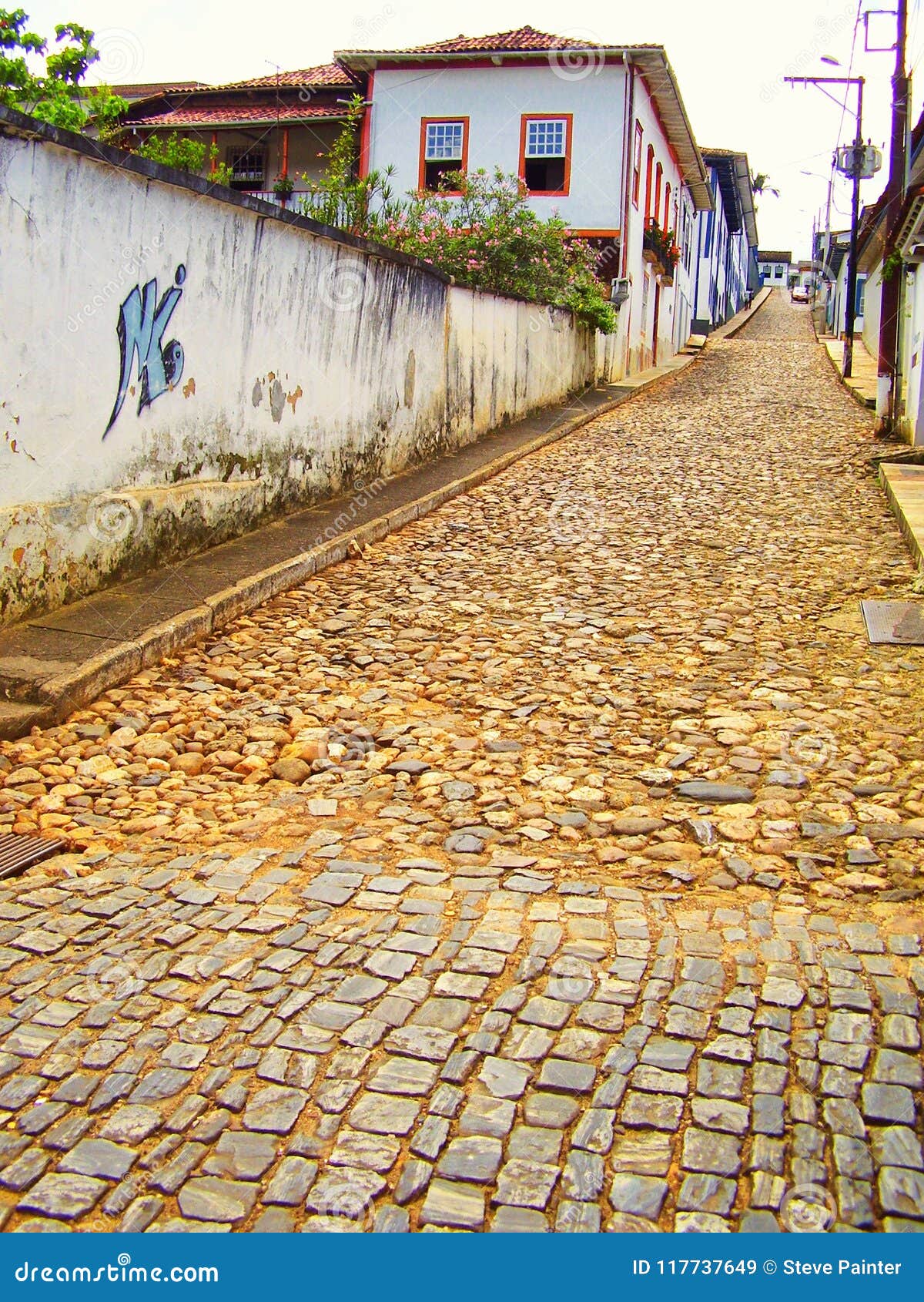Uma Rua De Cores, De Texturas E De Materiais De Contraste Imagem de ...