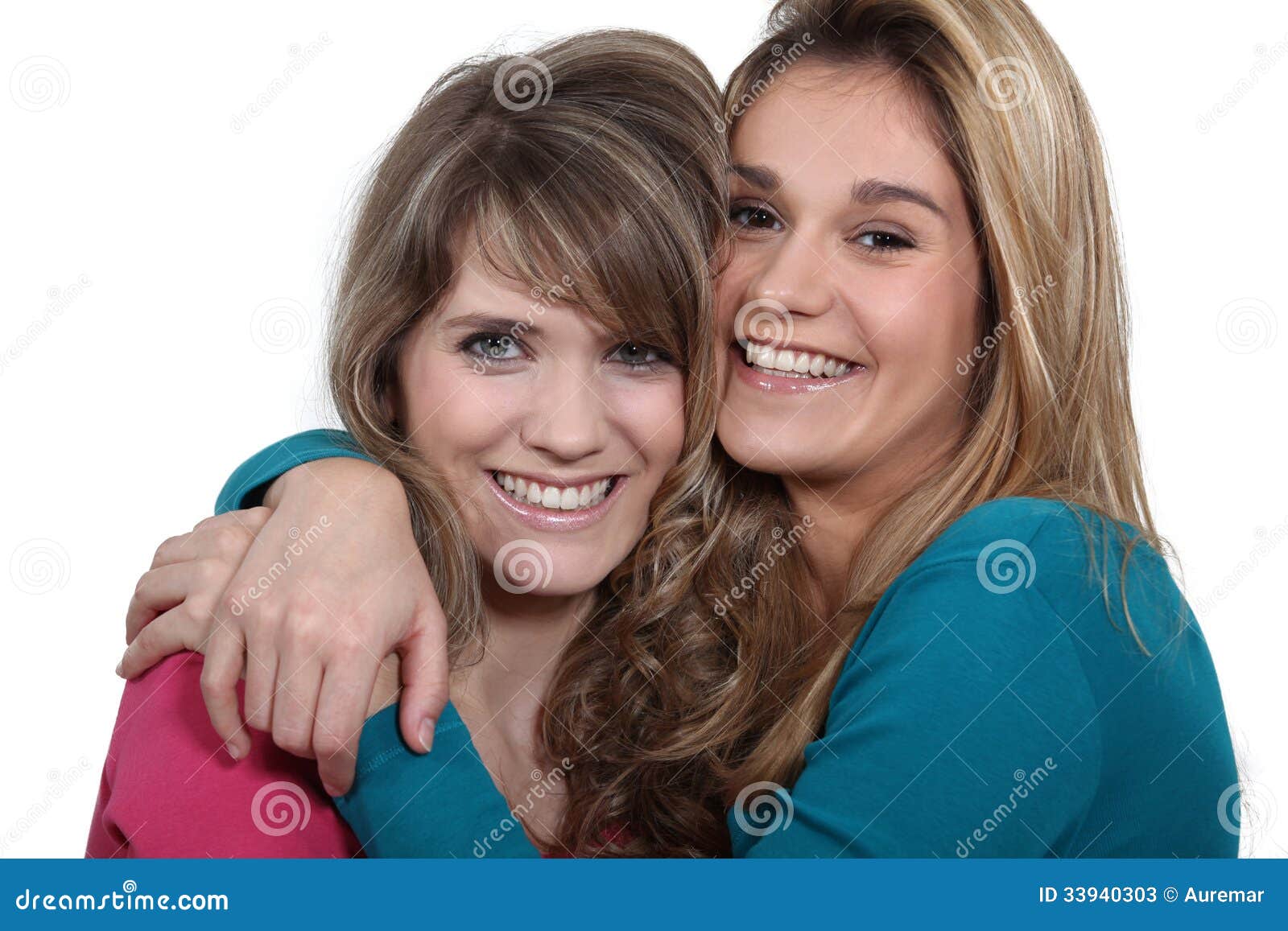 Umarmen Mit Zwei Freundinnen Stockbild - Bild von freude, farbe: 33940303