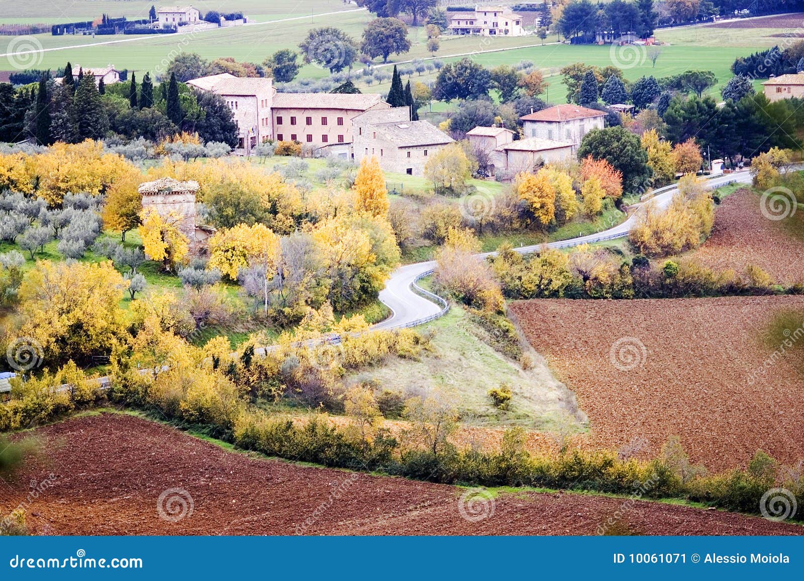 Umbrian Landscape in Autumn Stock Image - Image of house, italian: 10061071