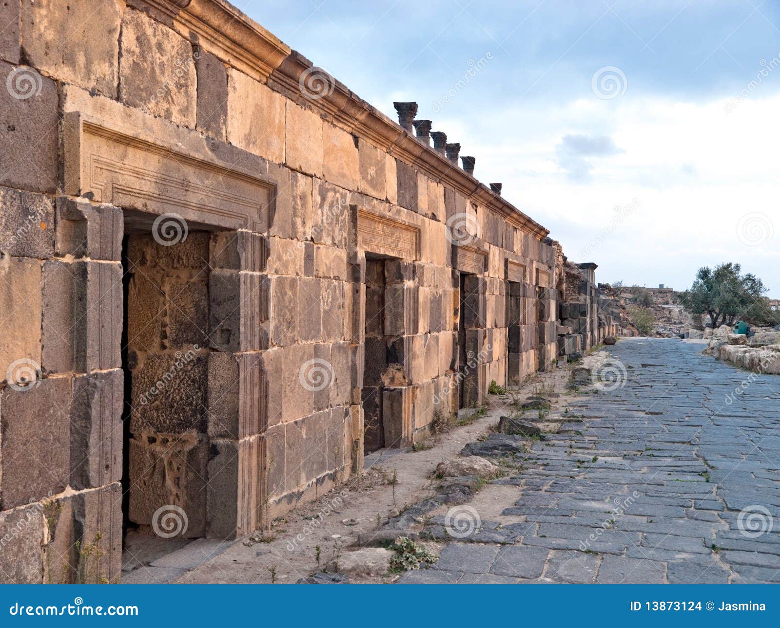 Umm Qais (Gadara), Jordania Foto de archivo - Imagen de alto, turismo ...