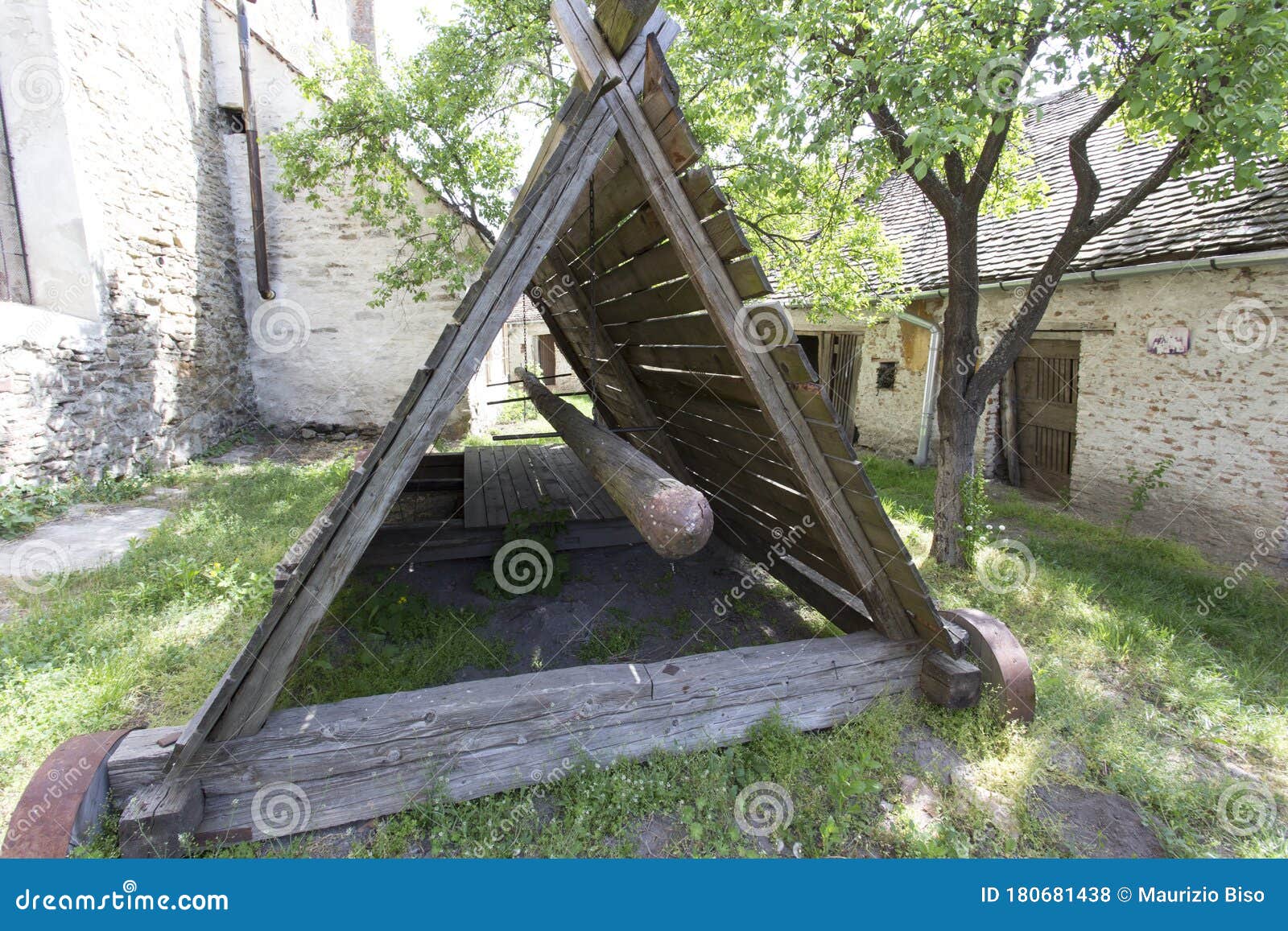 Un ariete medieval foto de archivo editorial. Imagen de exterior ...