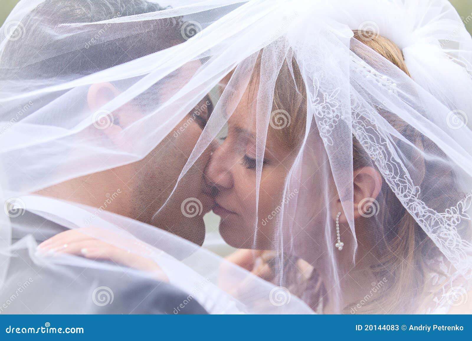 Un bacio dolce immagine stock. Immagine di ricezione - 20144083