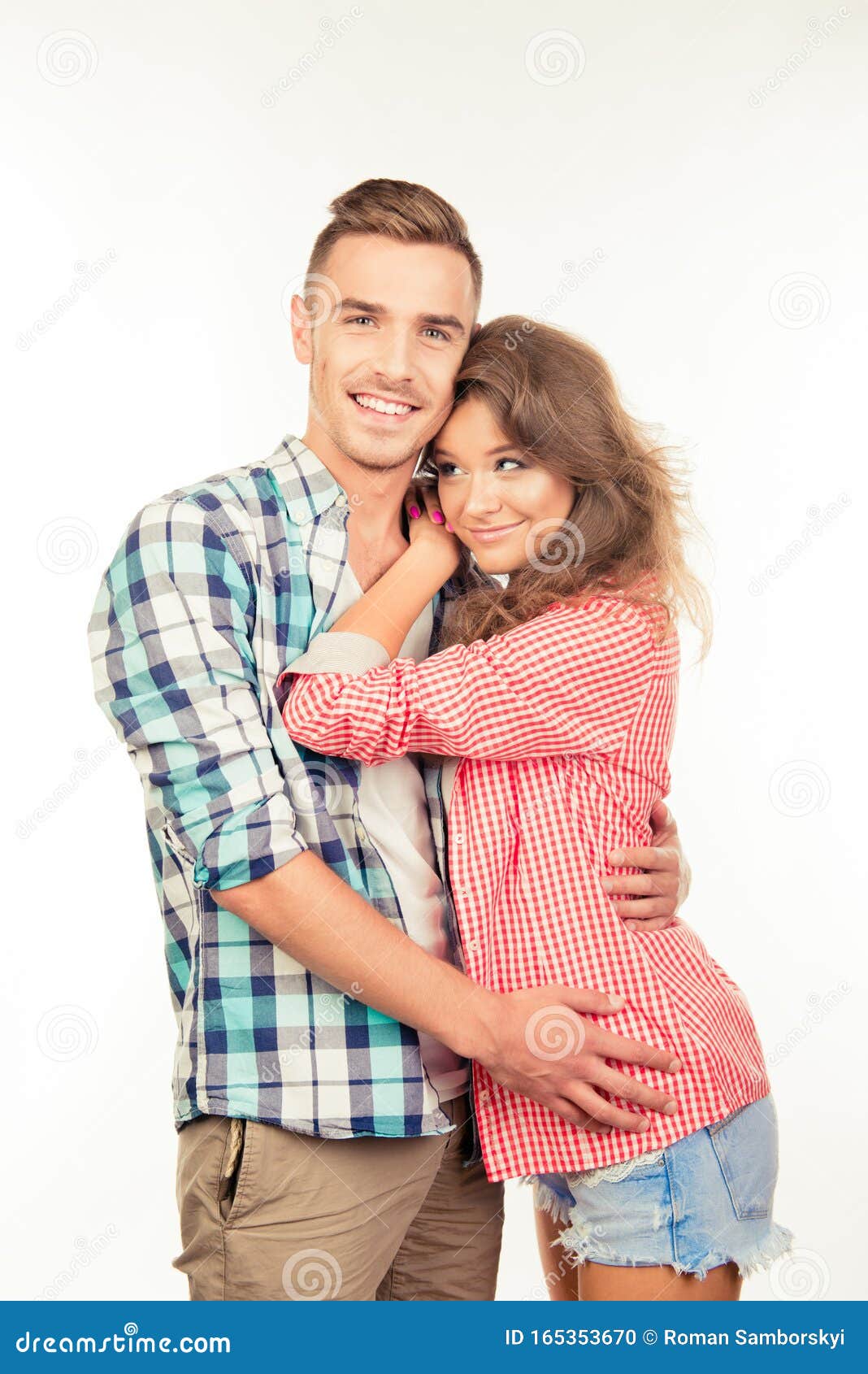 Un Beau Couple Joyeux Et Amoureux Qui Sembrasse Photo Stock Image Du