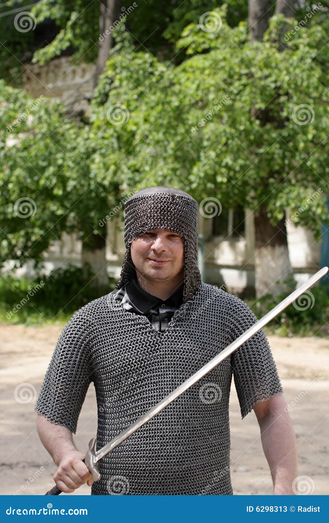 Un chevalier image stock. Image du martial, protection - 6298313