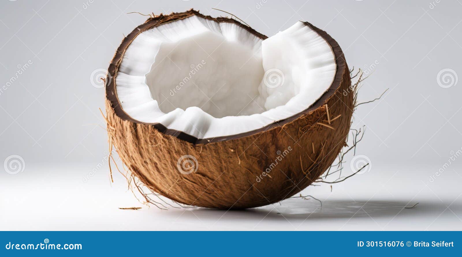 Un Coco Cortado a La Mitad Sobre Un Fondo Blanco Stock de ilustración ...