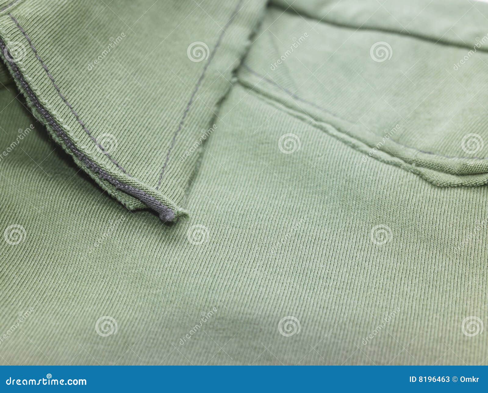 Un collet vert de chemise image stock. Image of occasionnel - 8196463