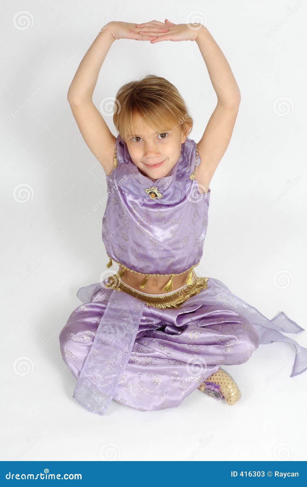 Un enfant feignant image stock. Image of brun, grand, mode - 416303