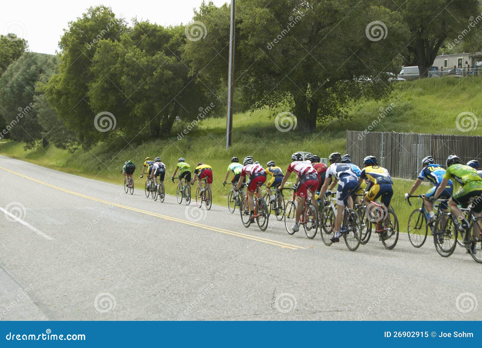 Un Groupe De Cyclistes De Route Image éditorial - Image du chemin ...
