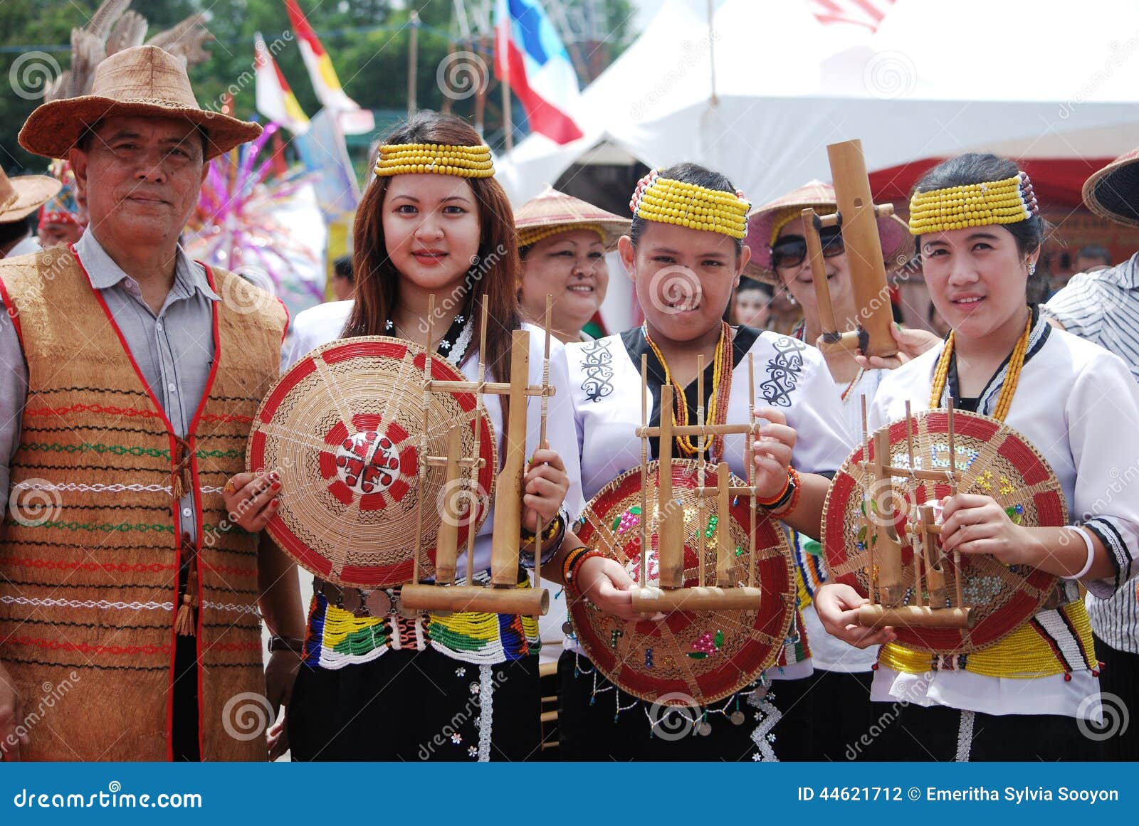 Un Gruppo Di Lundayeh Di Sabah Fotografia Editoriale - Immagine di ...