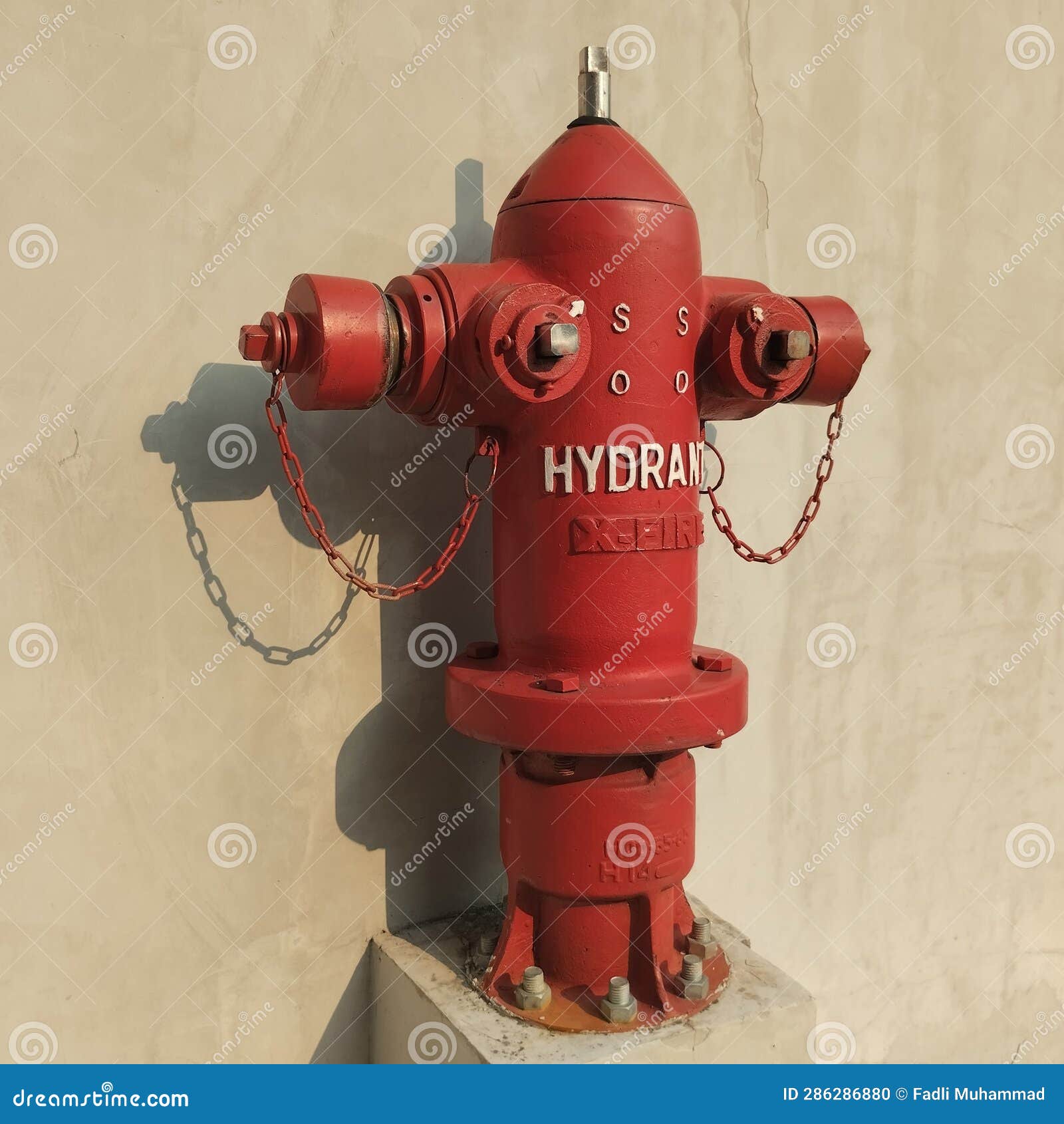 Un Hidrante Es Una Herramienta Para Extintores De Incendios Foto de ...