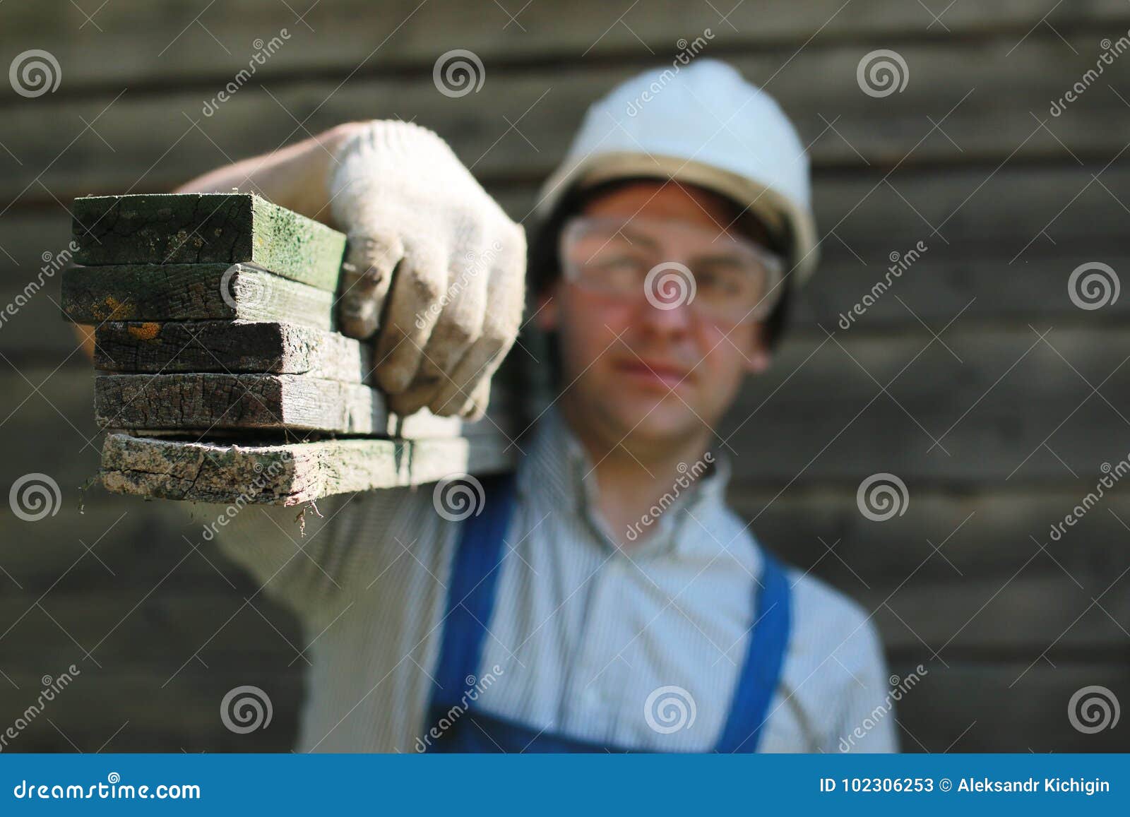 Un Hombre Bajo La Forma De Constructor Imagen de archivo - Imagen de ...