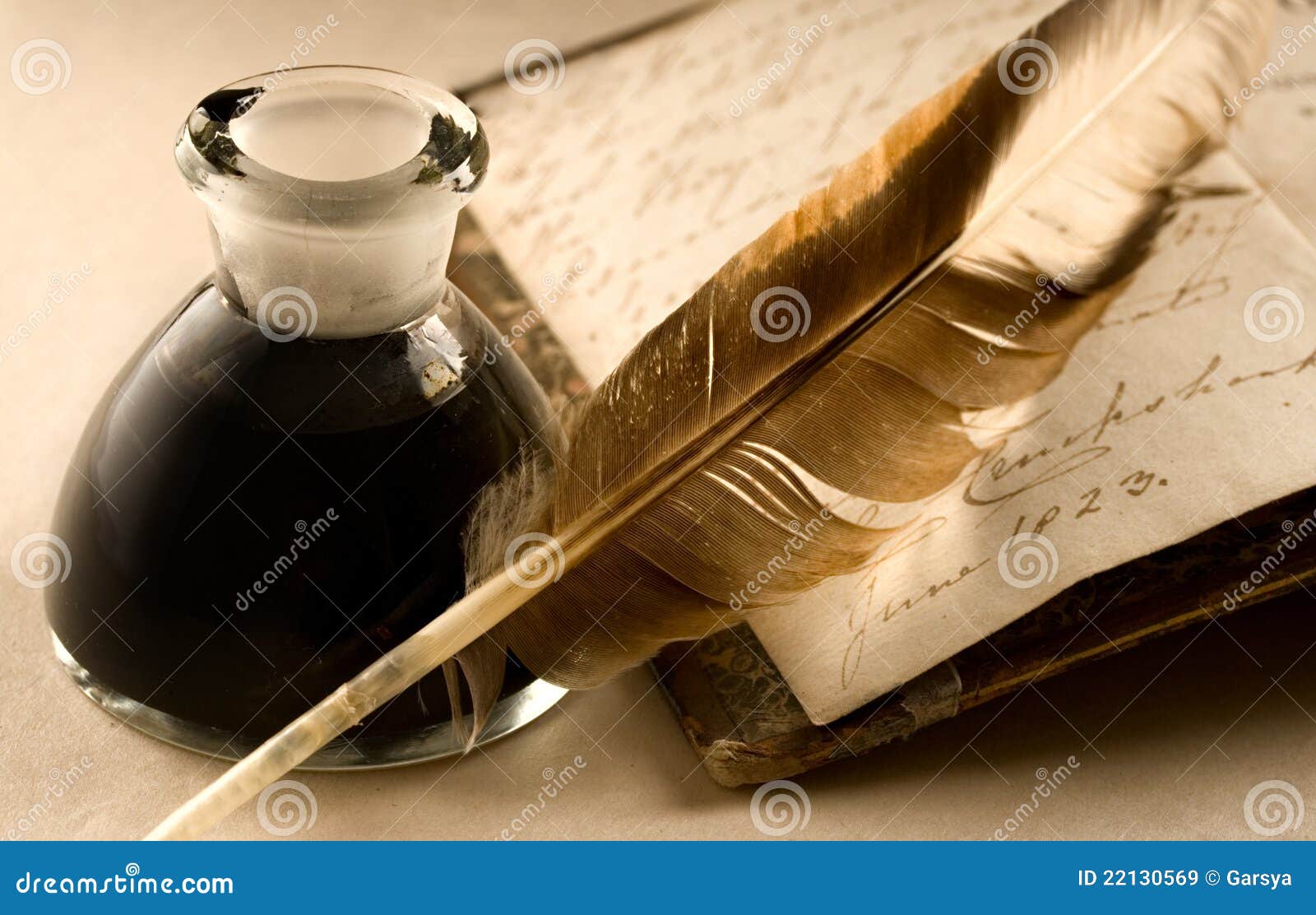Libro Antiguo Con Una Pluma Fotos De Stock - Descarga 312 Fotos Libres ...