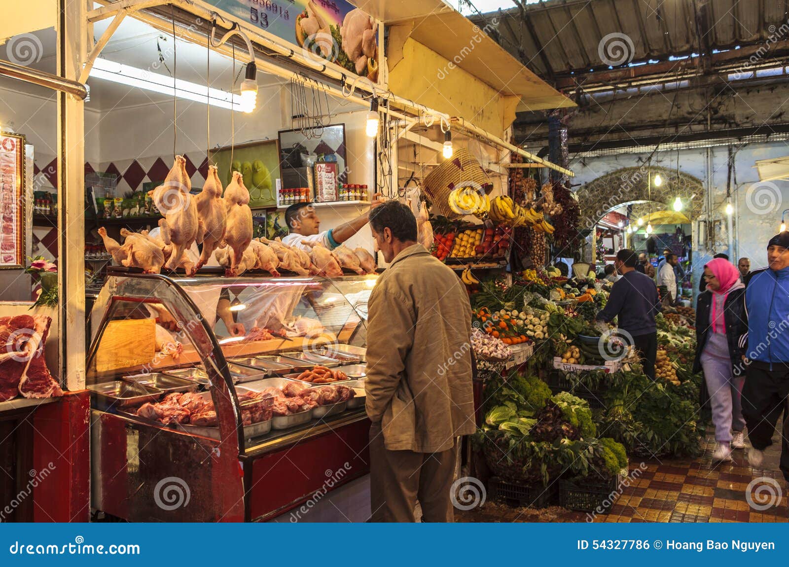 Un marché à Tanger, Maroc photo éditorial. Image du méditerranéen ...
